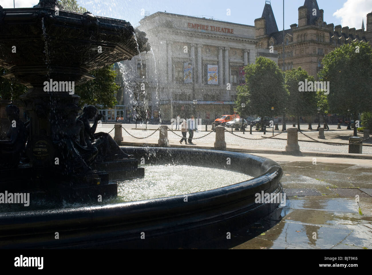 Ornamental cast ironwork hi-res stock photography and images - Alamy