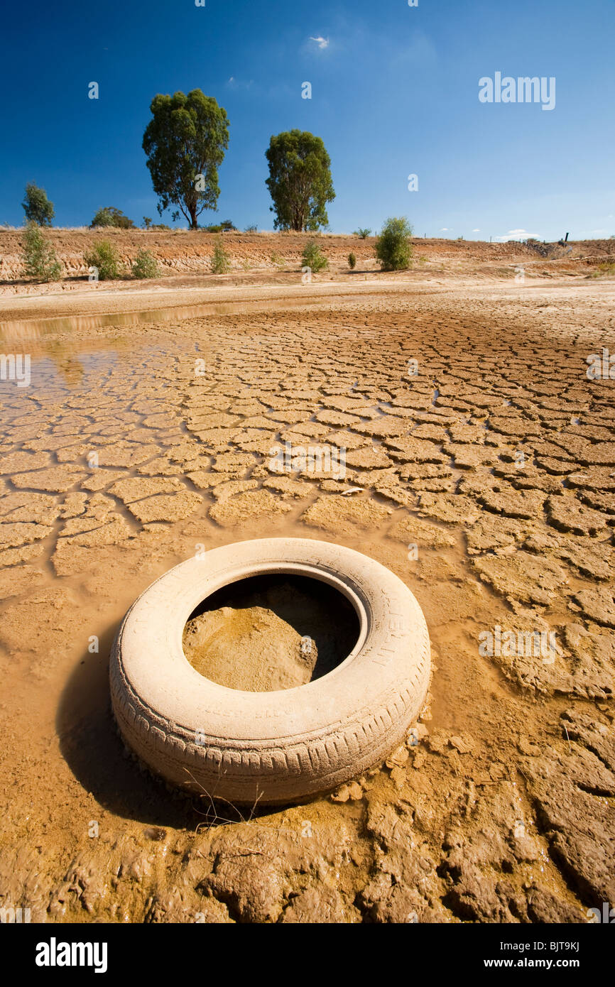 Farm dam dry hi-res stock photography and images - Alamy