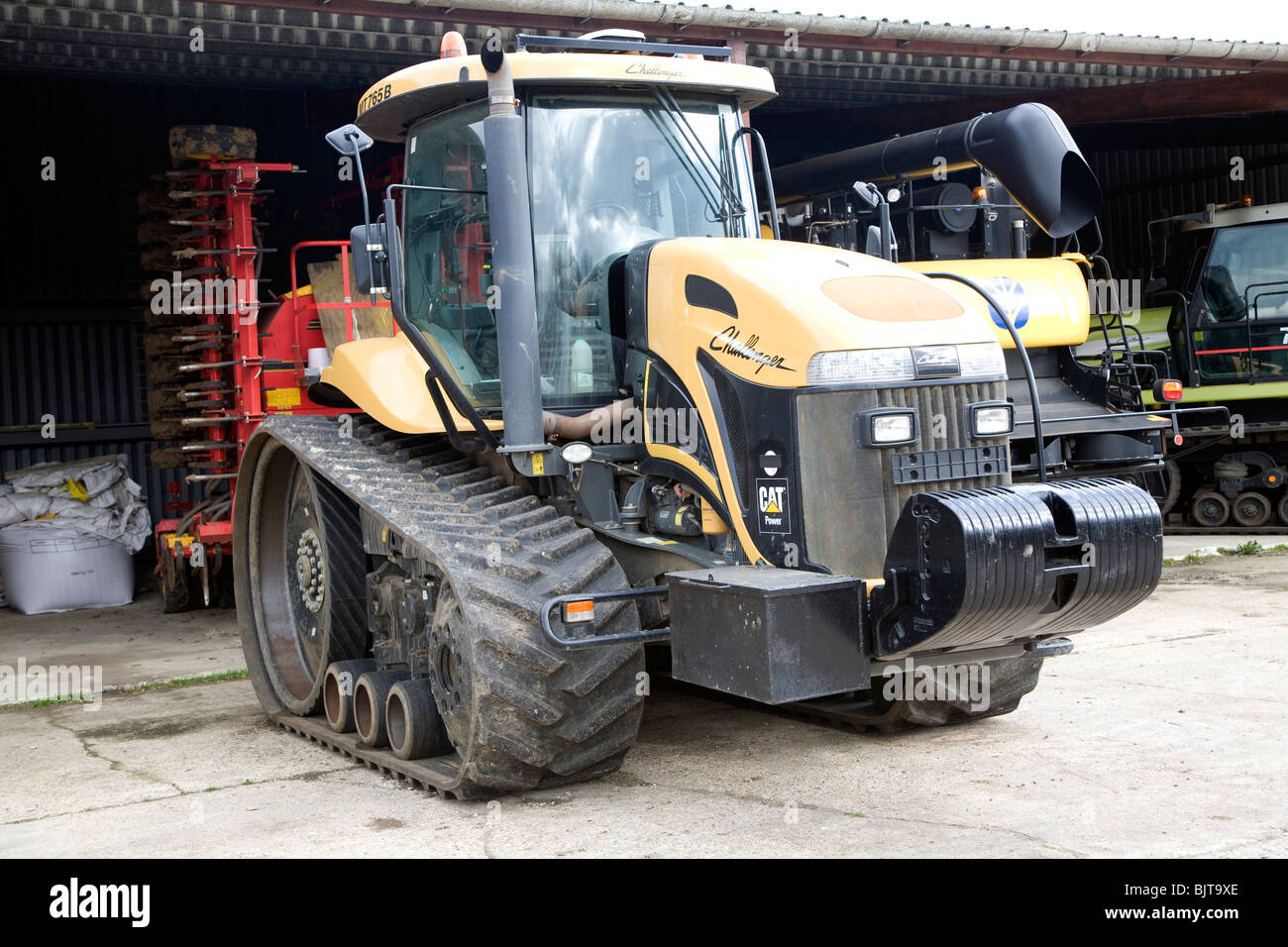 Cat challenger hi-res stock photography and images - Alamy