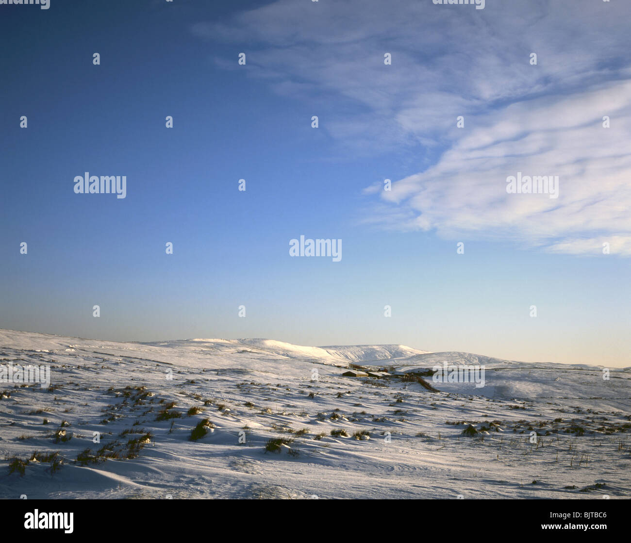 Taxal Edge Pym Chair, Cats Tor and Shining Tor winter from Lyme Handley ...