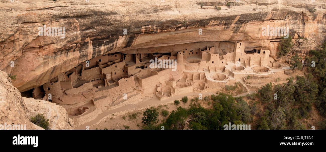 Anasazi cliff dwelling in Mesa Verde National Park, Colorado USA Stock ...