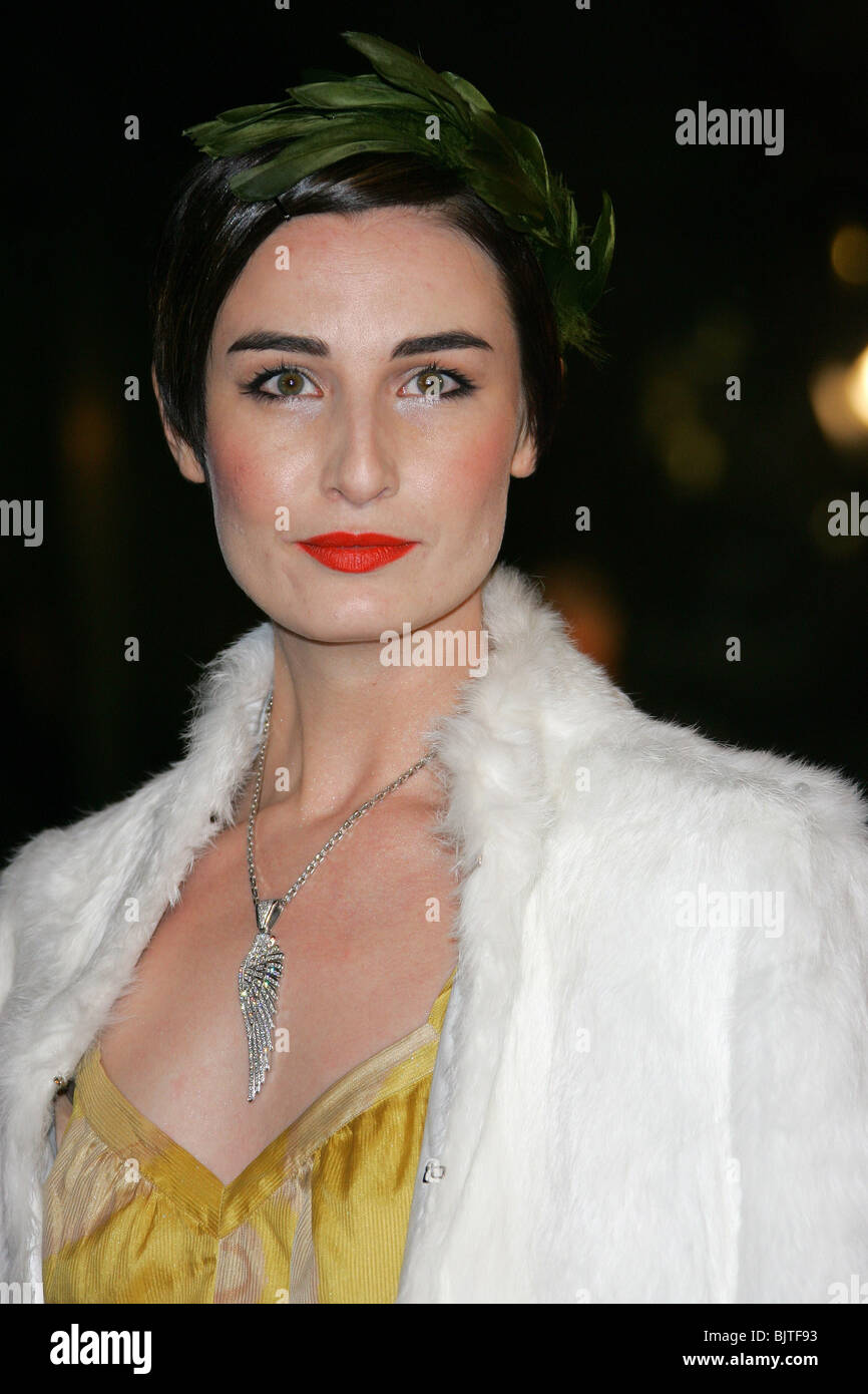ERIN O'CONNOR THE CHRONICLES OF NARNIA FILM PREMIER THE ROYAL ALBERT HALL LONDON ENGLAND 07 ...