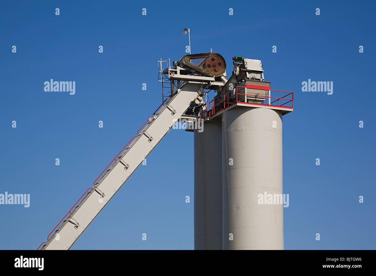 Conveyor structures hi-res stock photography and images - Alamy