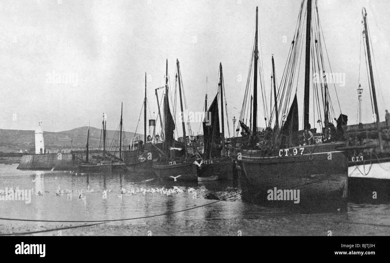 1920s fishing boats hi-res stock photography and images - Alamy