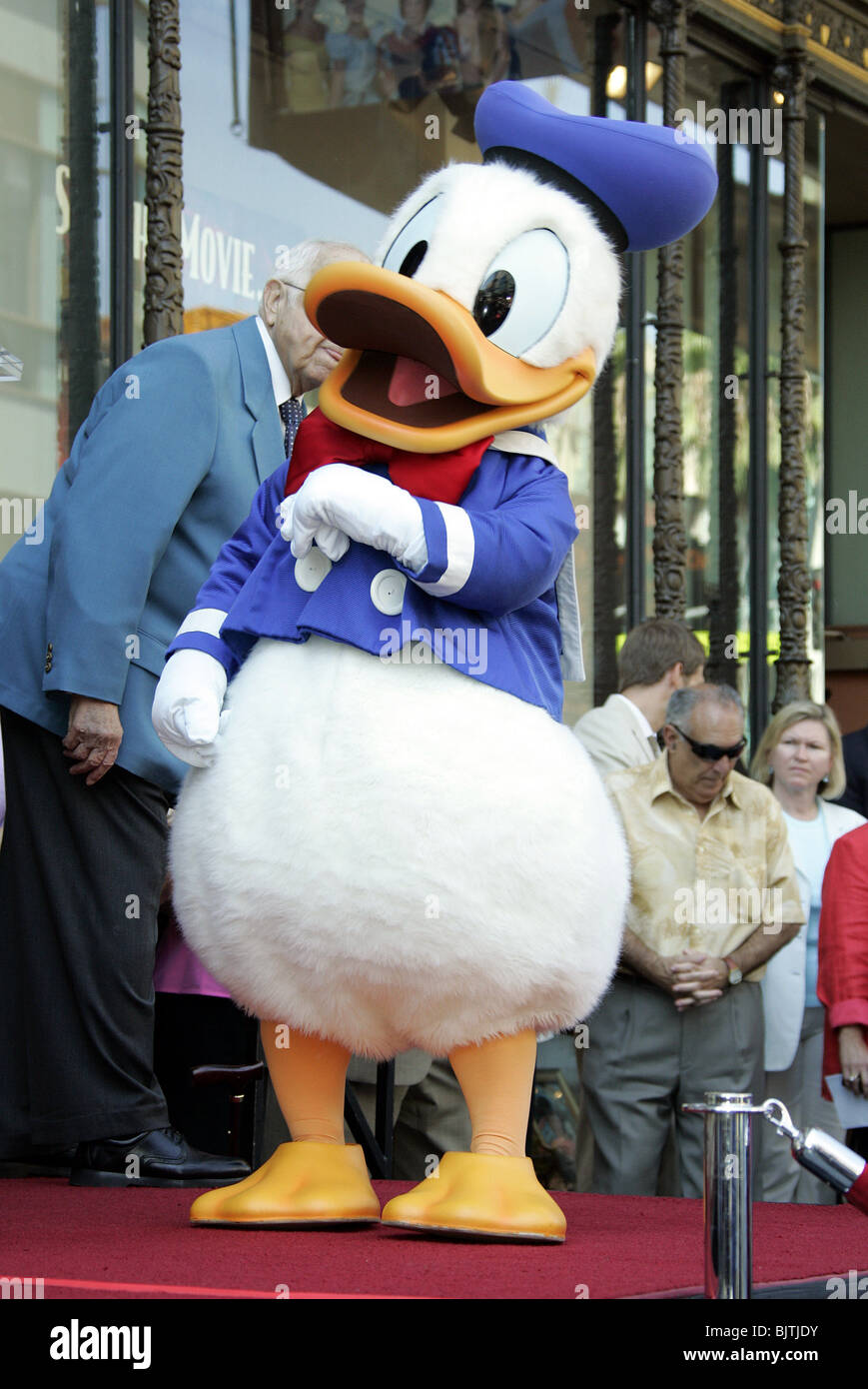 Walt disney and donald duck hi-res stock photography and images - Alamy