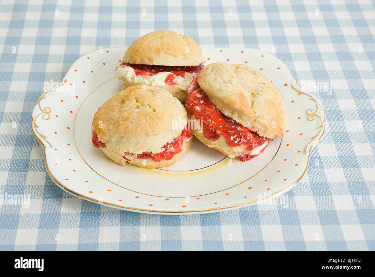 Scones plate hi-res stock photography and images - Alamy