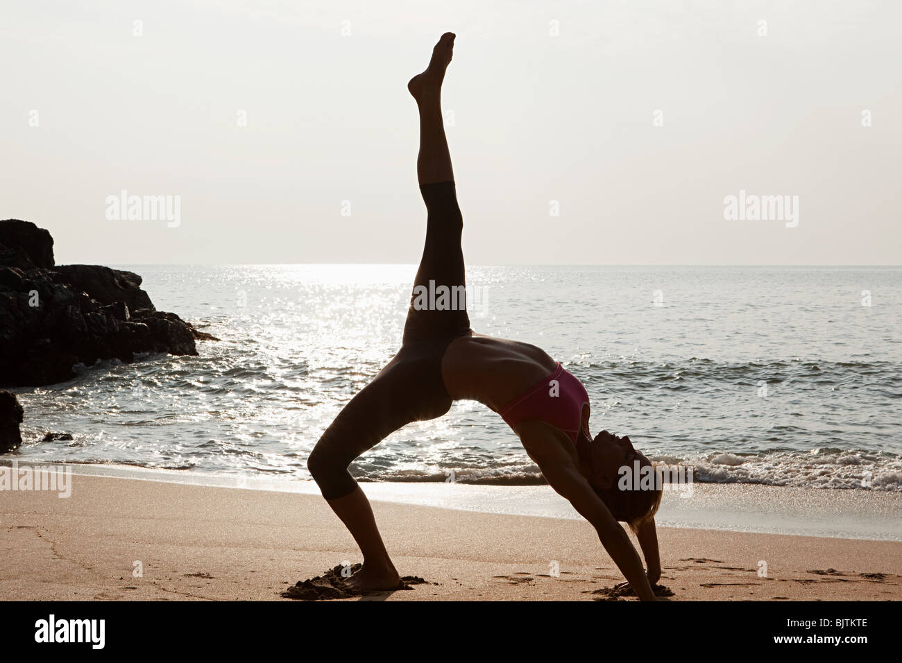 Female woman beach yoga india hi-res stock photography and images - Alamy