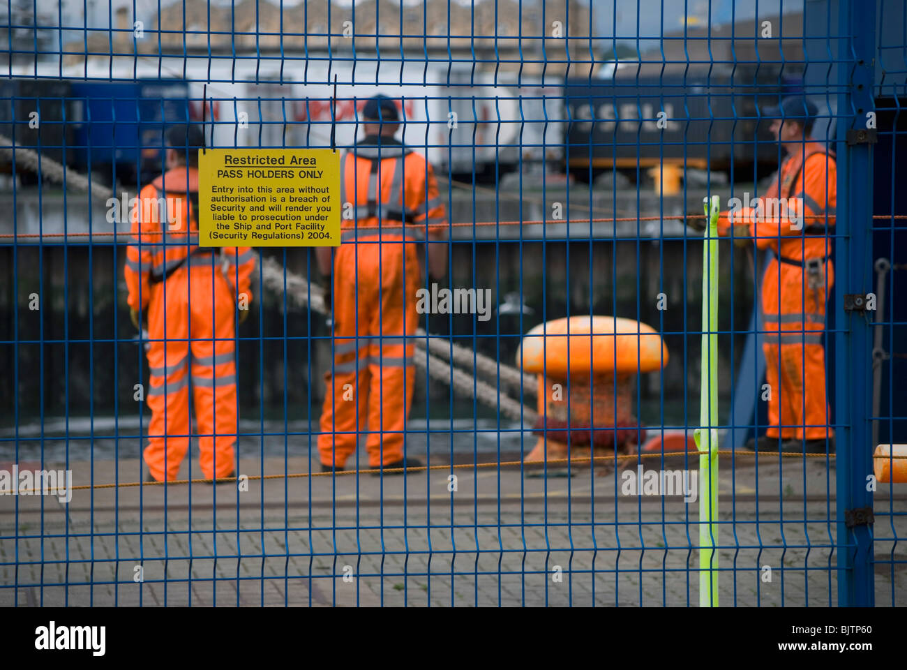 Car ferry workers hi-res stock photography and images - Alamy