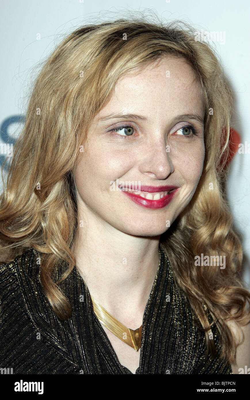 JULIE DELPY I HEART HUCKABEES FILM PREMIE THE GROVE HOLLYWOOD LOS ...