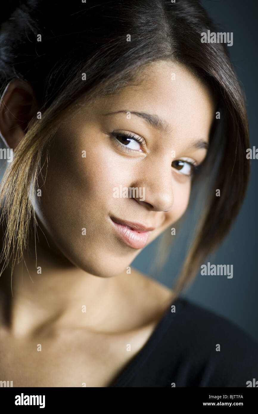 Girls 12 13 laughing hi-res stock photography and images - Alamy