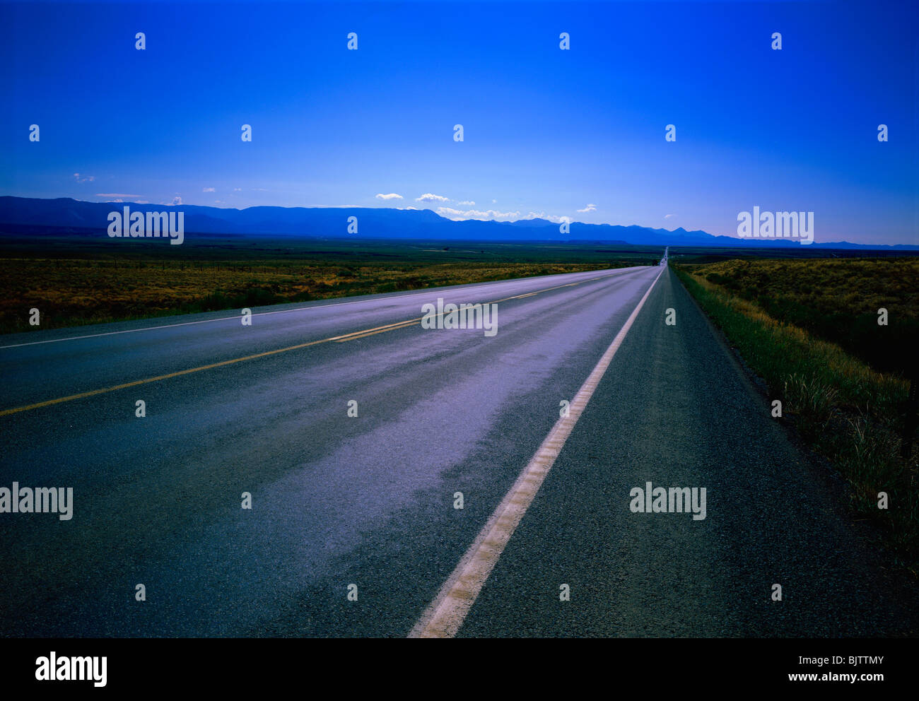 Straight highways hi-res stock photography and images - Alamy