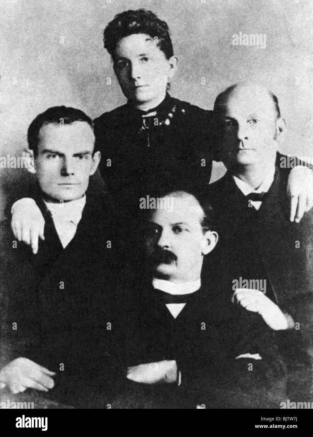 Jesse james outlaw gang Black and White Stock Photos & Images - Alamy