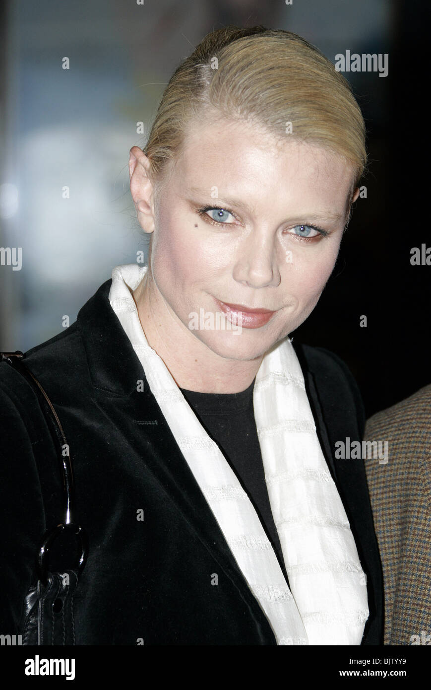 PETA WILSON THE LIFE & DEATH OF PETER SELL GRAUMAN'S CHINESE THEATRE ...