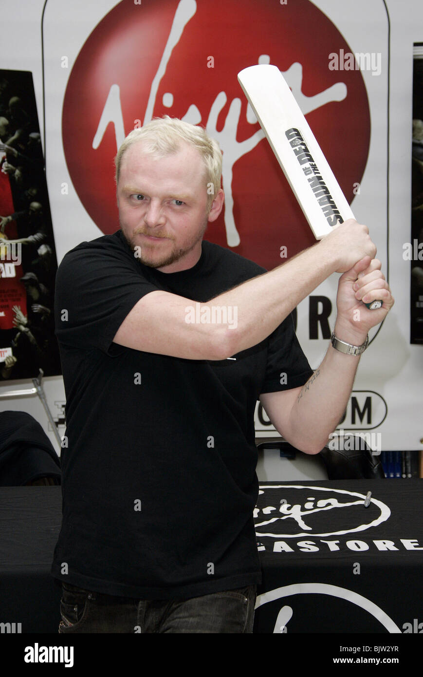 SIMON PEGG SHAUN OF THE DEAD DVD SIGNING VIRGIN MEGASTORE LOS ANGELES ...
