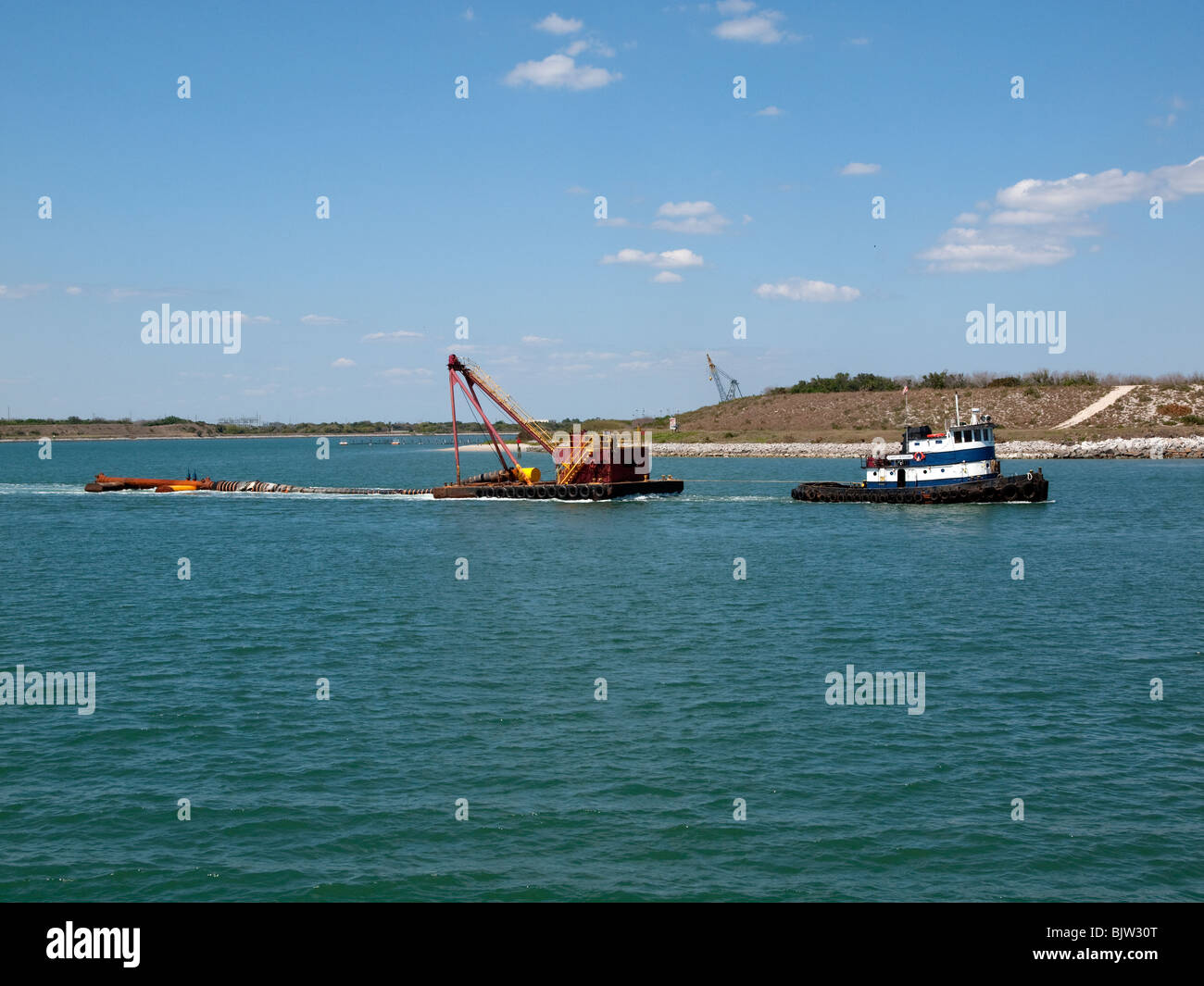 Tug boat jetty in port hi-res stock photography and images - Alamy