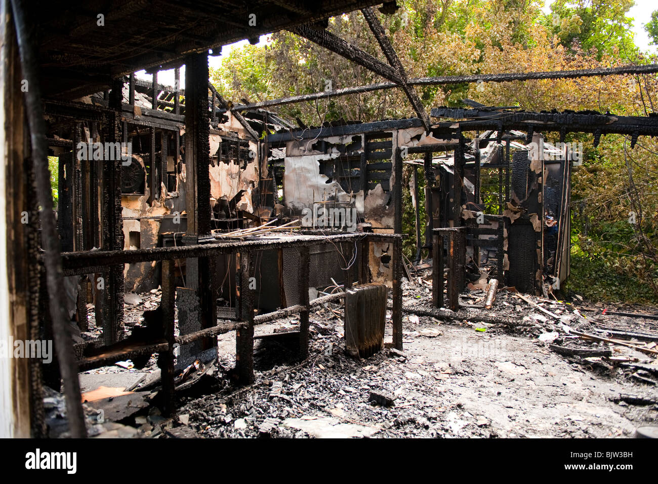 Burnt out building hi-res stock photography and images - Alamy