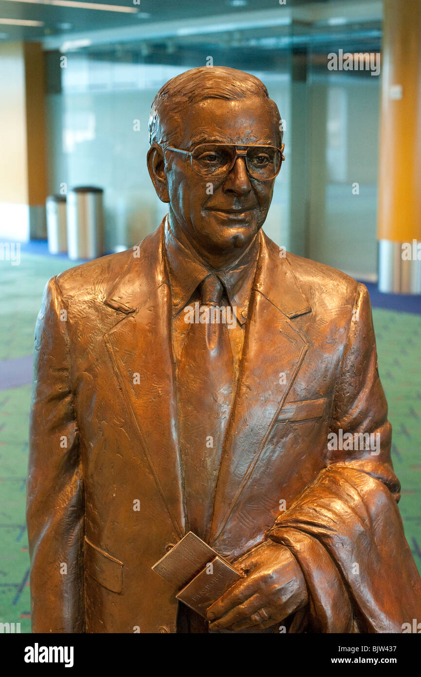 Statue of victor hi-res stock photography and images - Alamy