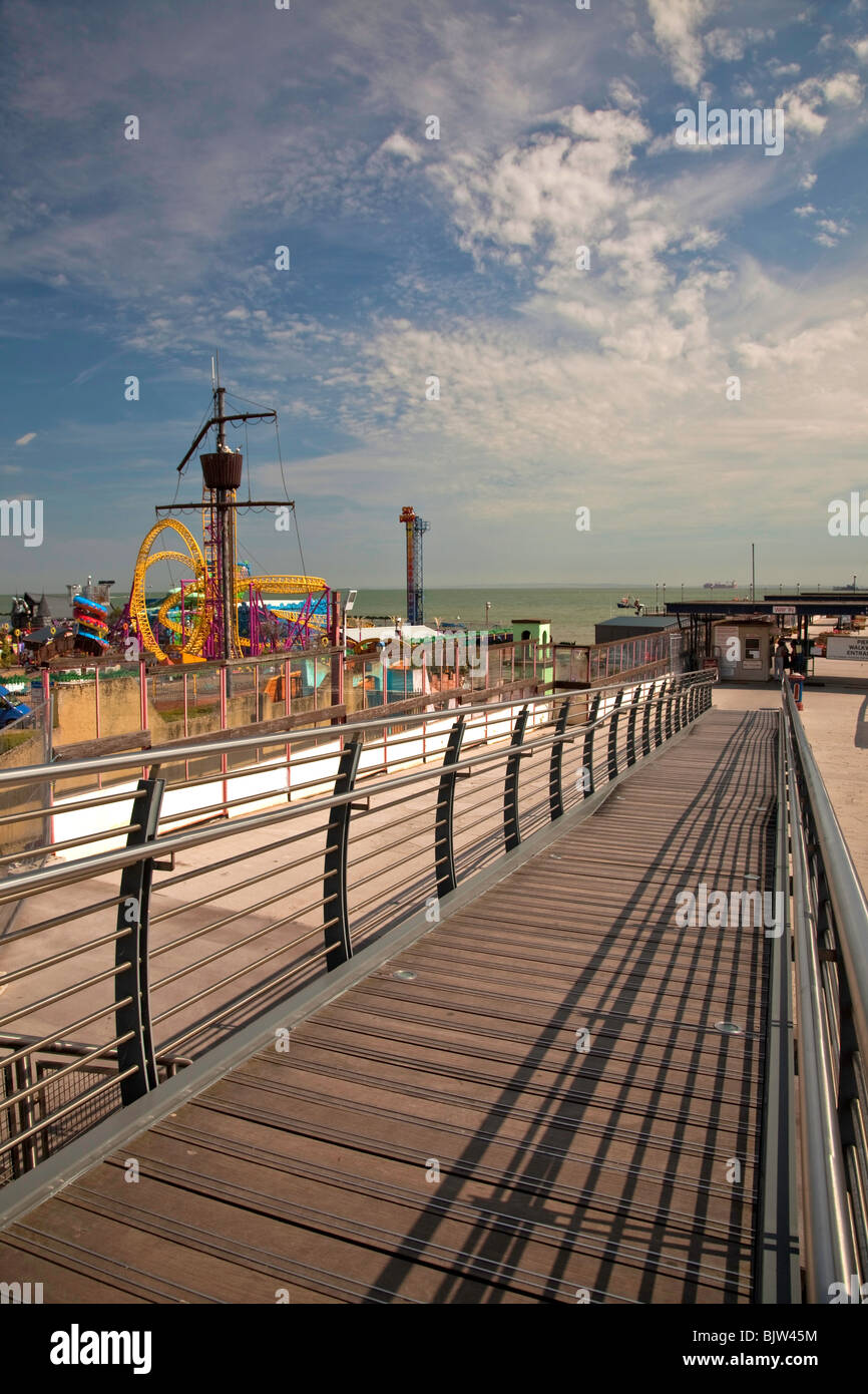 Southend pier sea island hi-res stock photography and images - Alamy