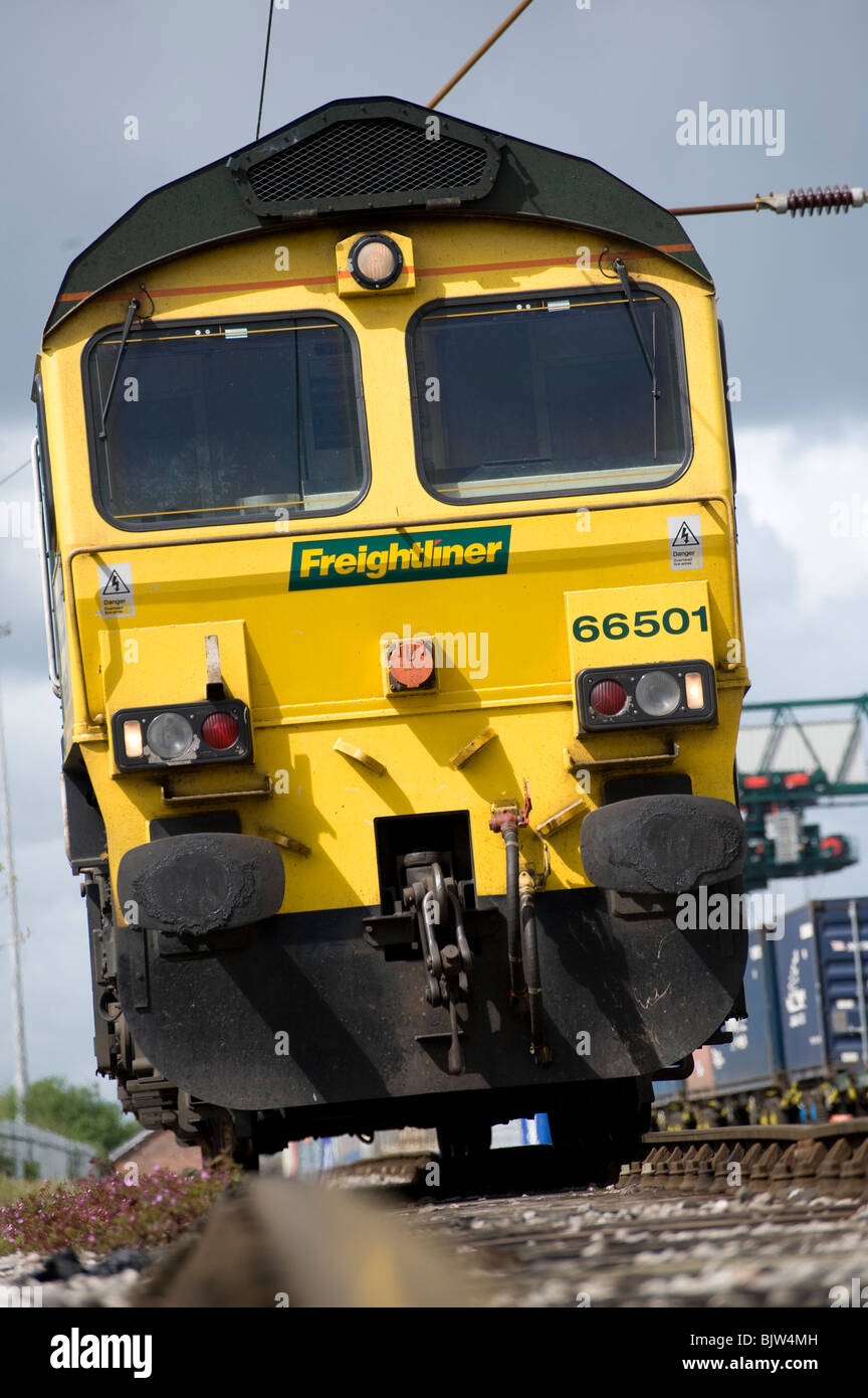 Class 66 diesel freight locomotive in freightliner livery Stock Photo ...
