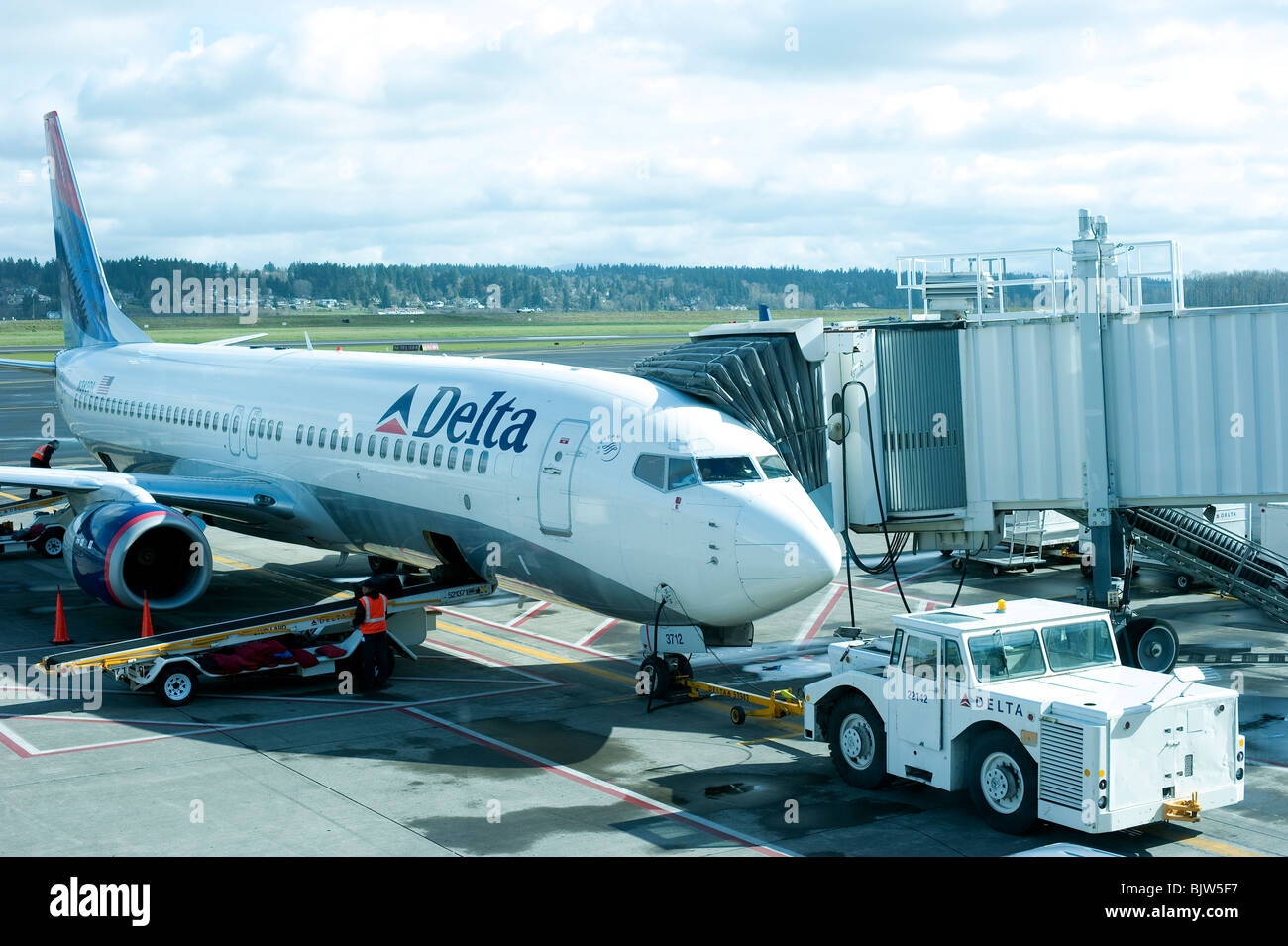 Delta airplane hi-res stock photography and images - Alamy