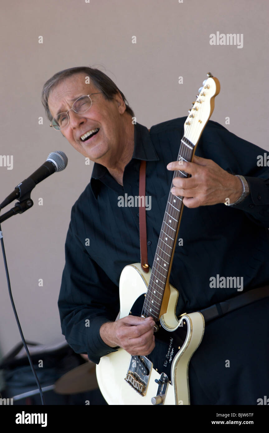 Older rock star hi-res stock photography and images - Alamy