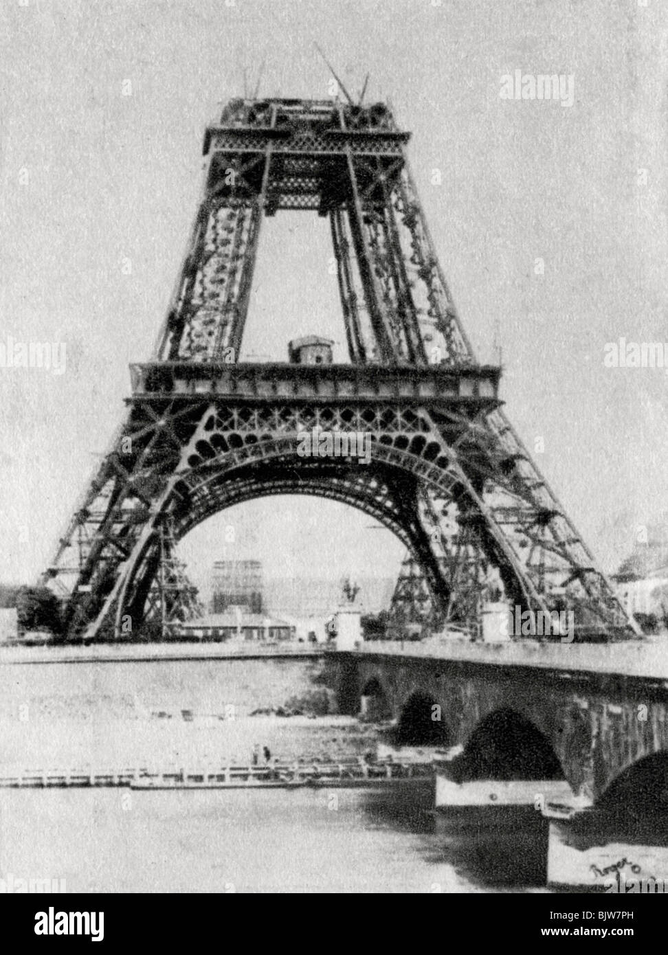 Eiffel tower construction hi-res stock photography and images - Alamy