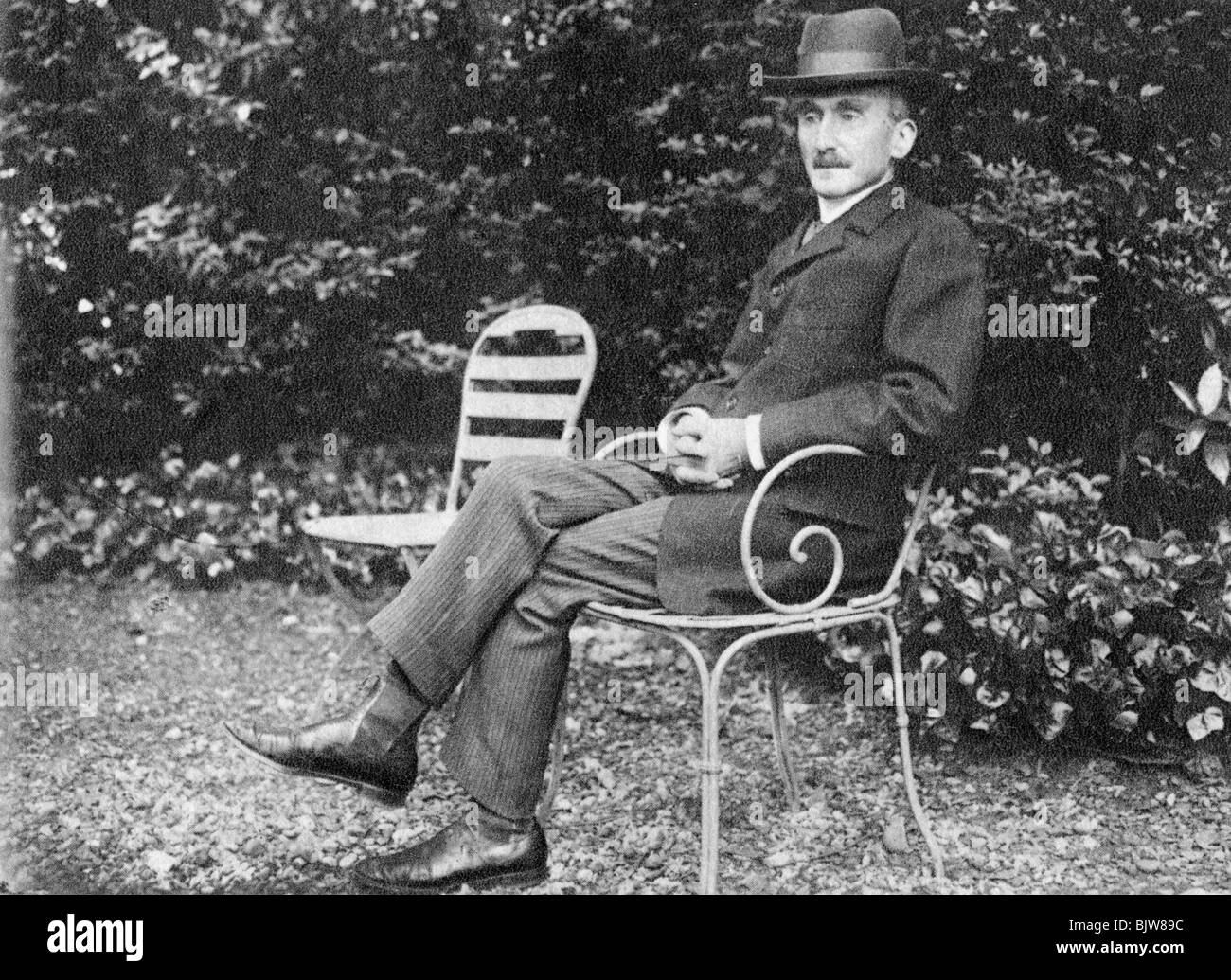 Henri bergson Black and White Stock Photos & Images - Alamy