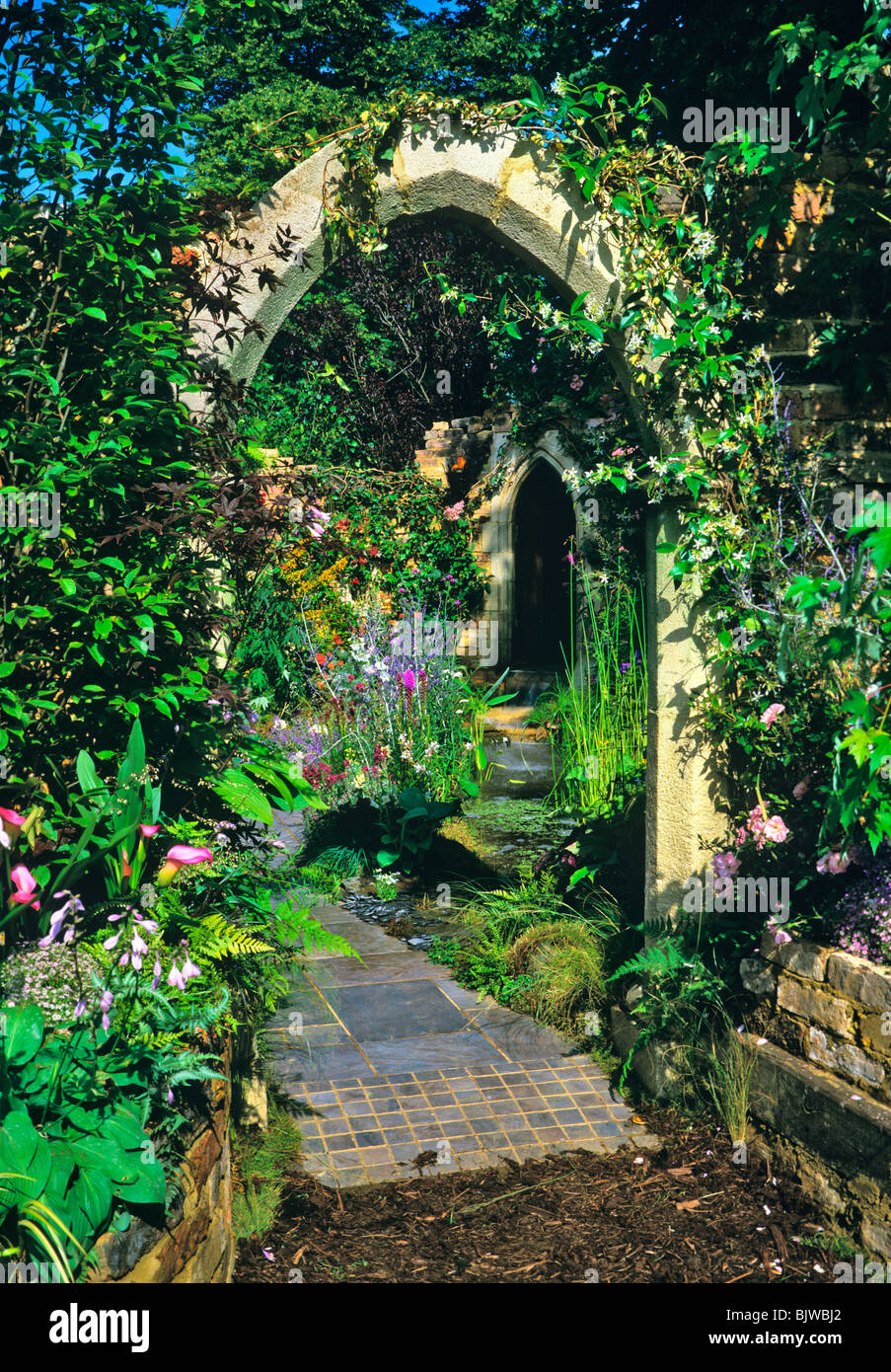 Archway Garden England High Resolution Stock Photography and Images - Alamy