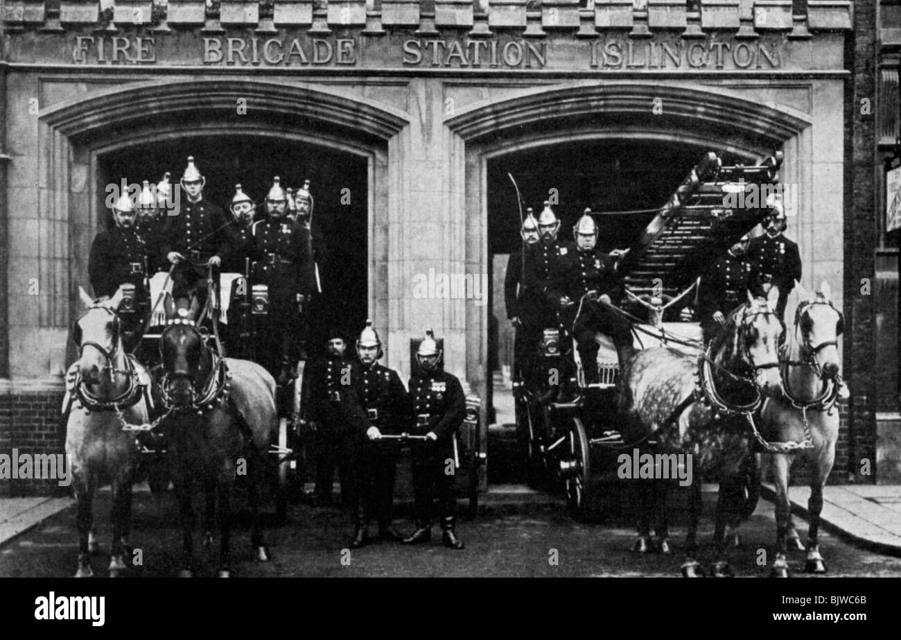 Fire engine 1900s hi-res stock photography and images - Alamy