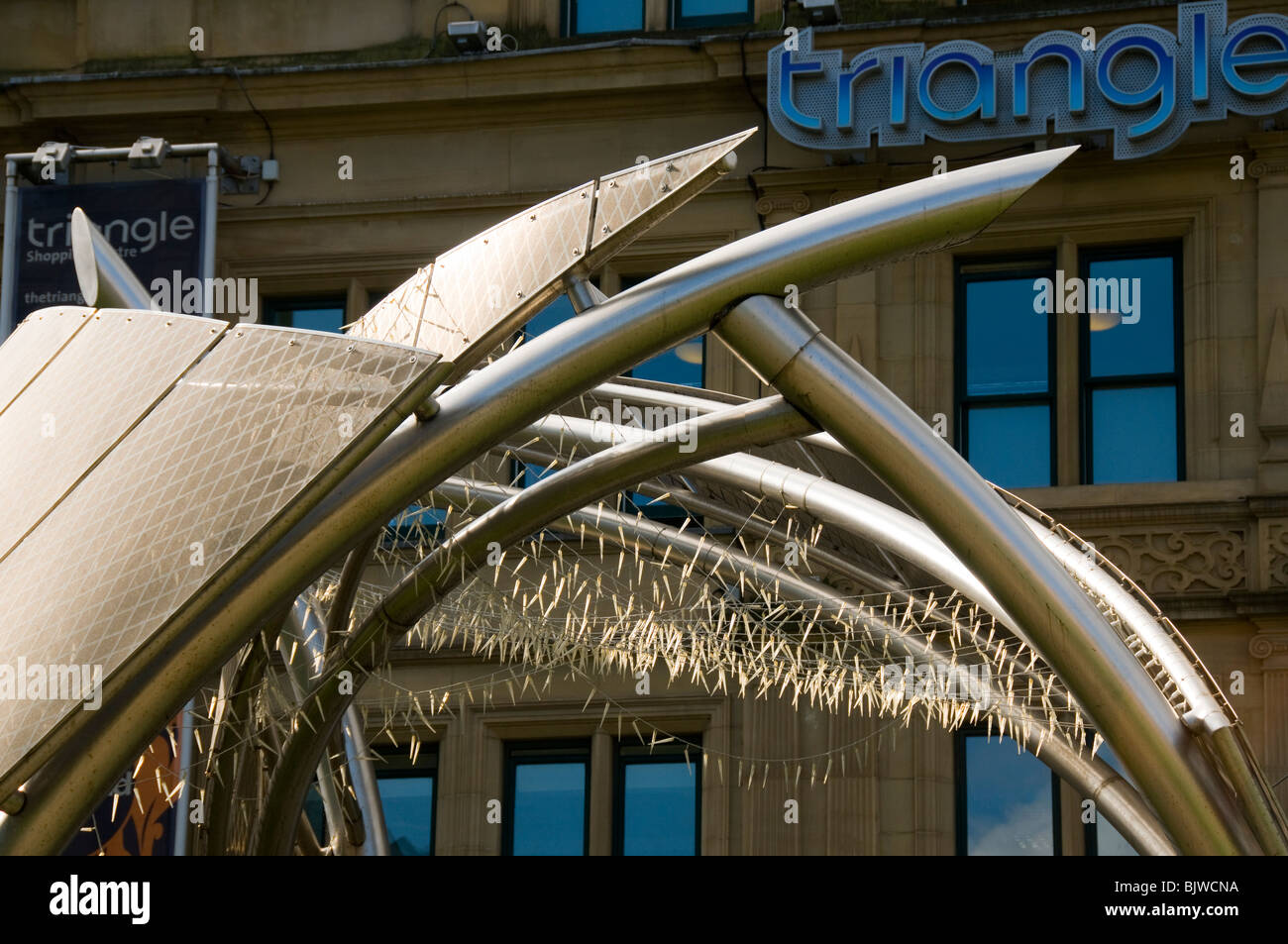 Triangle building hi-res stock photography and images - Alamy