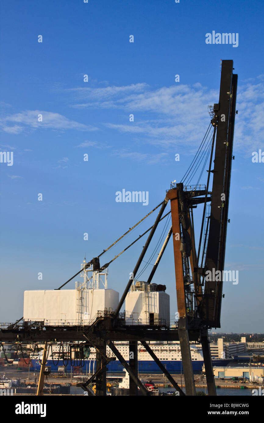 Gantry loading hi-res stock photography and images - Alamy