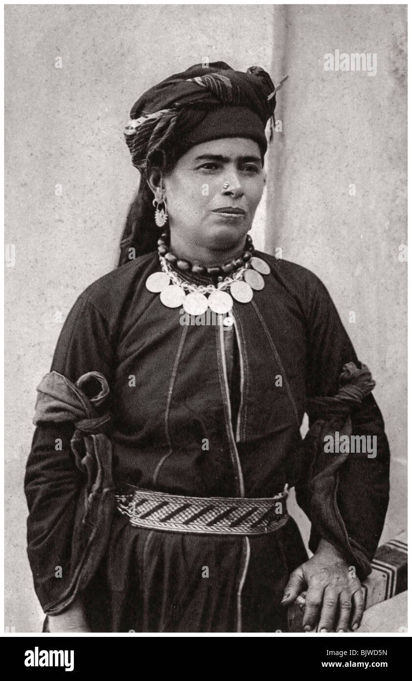 Iraq kurdish female hi-res stock photography and images - Alamy