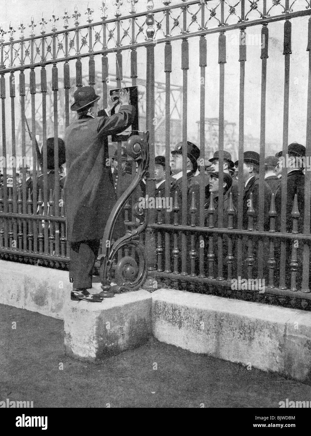 Westminster palace 1910s hi-res stock photography and images - Alamy