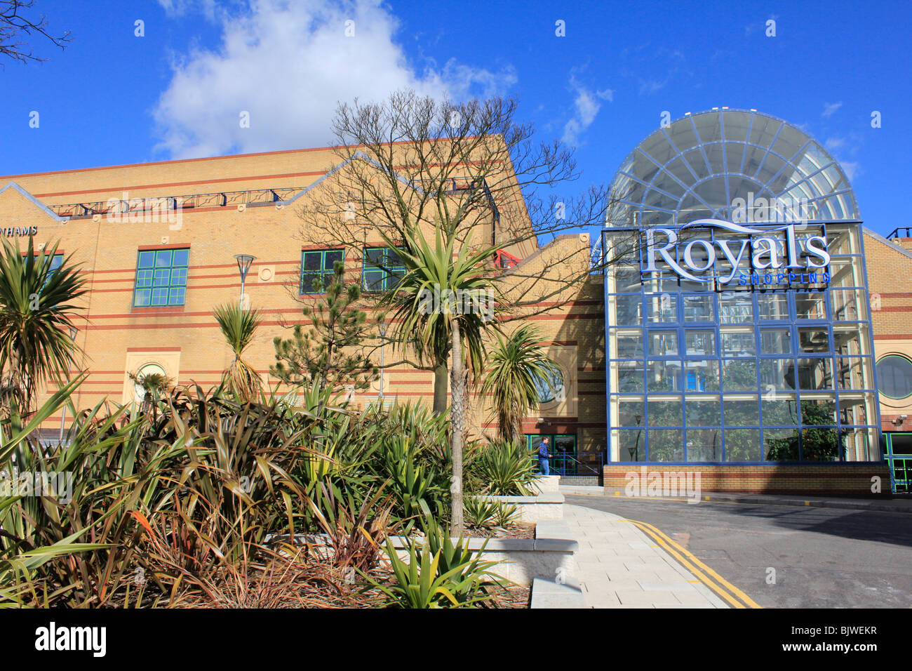 Royals southend hi-res stock photography and images - Alamy