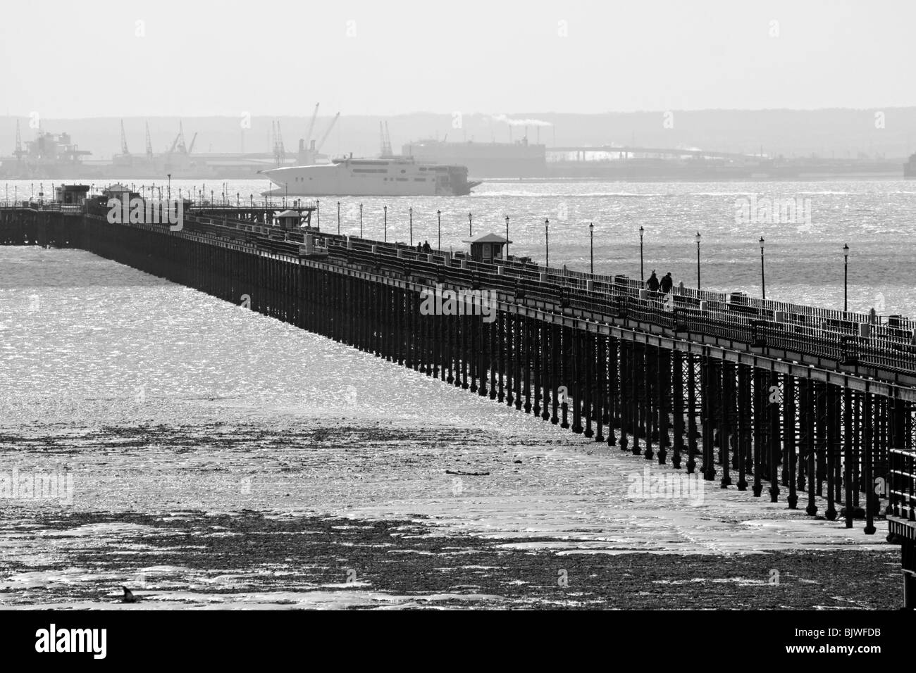 Southend on sea Black and White Stock Photos & Images - Alamy