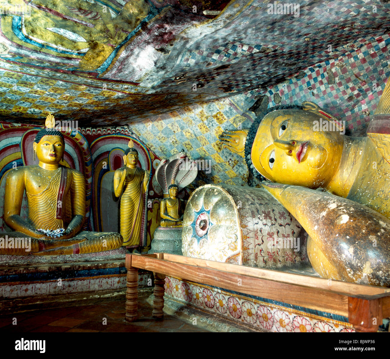 Sri lanka dambula cave temple hi-res stock photography and images - Alamy