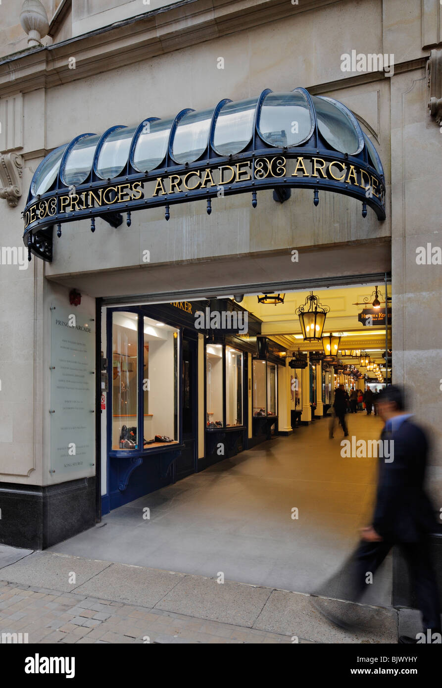 Pedestrian mall arcade hi-res stock photography and images - Alamy