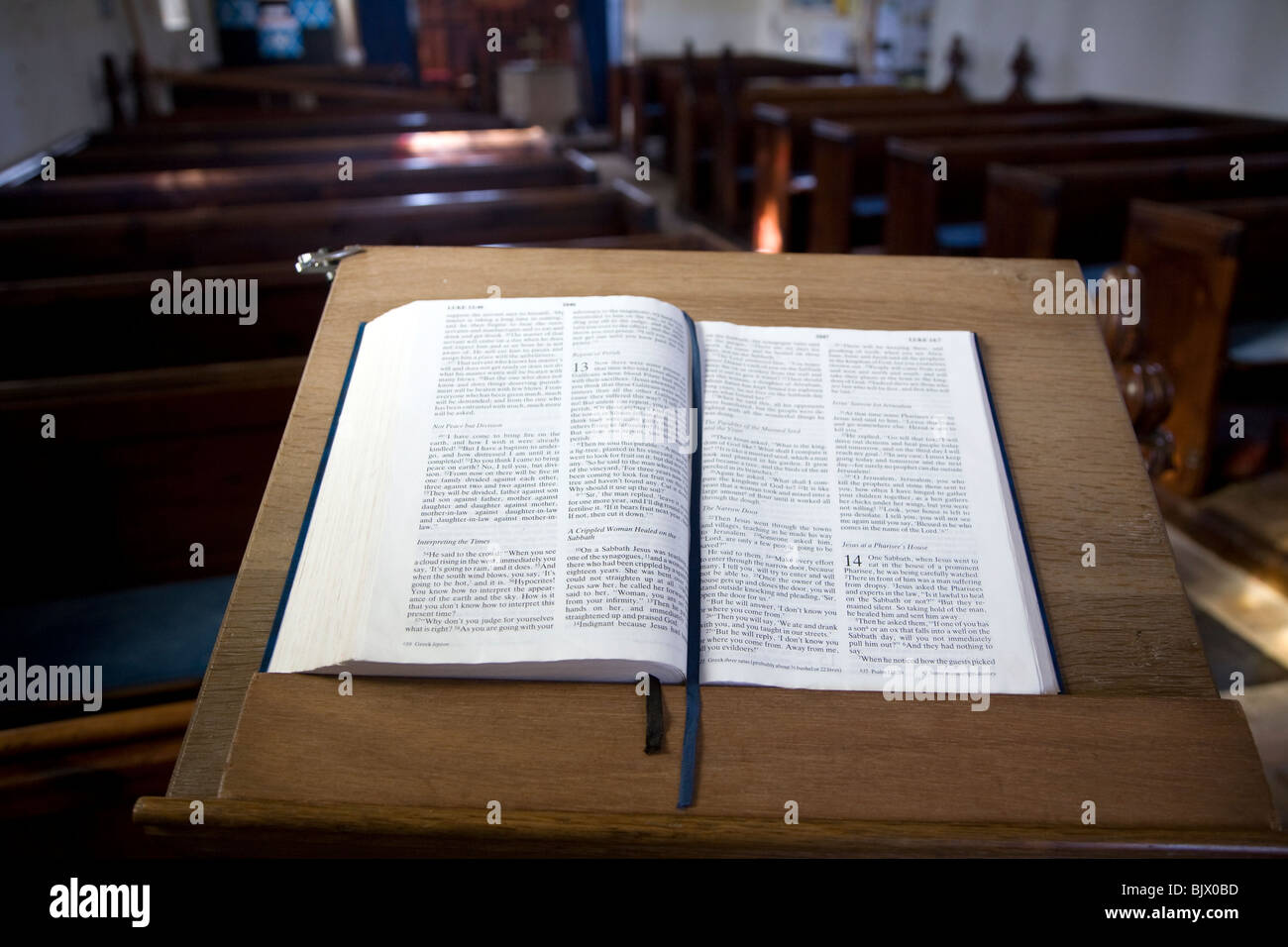 Lectern and bible hi-res stock photography and images - Alamy