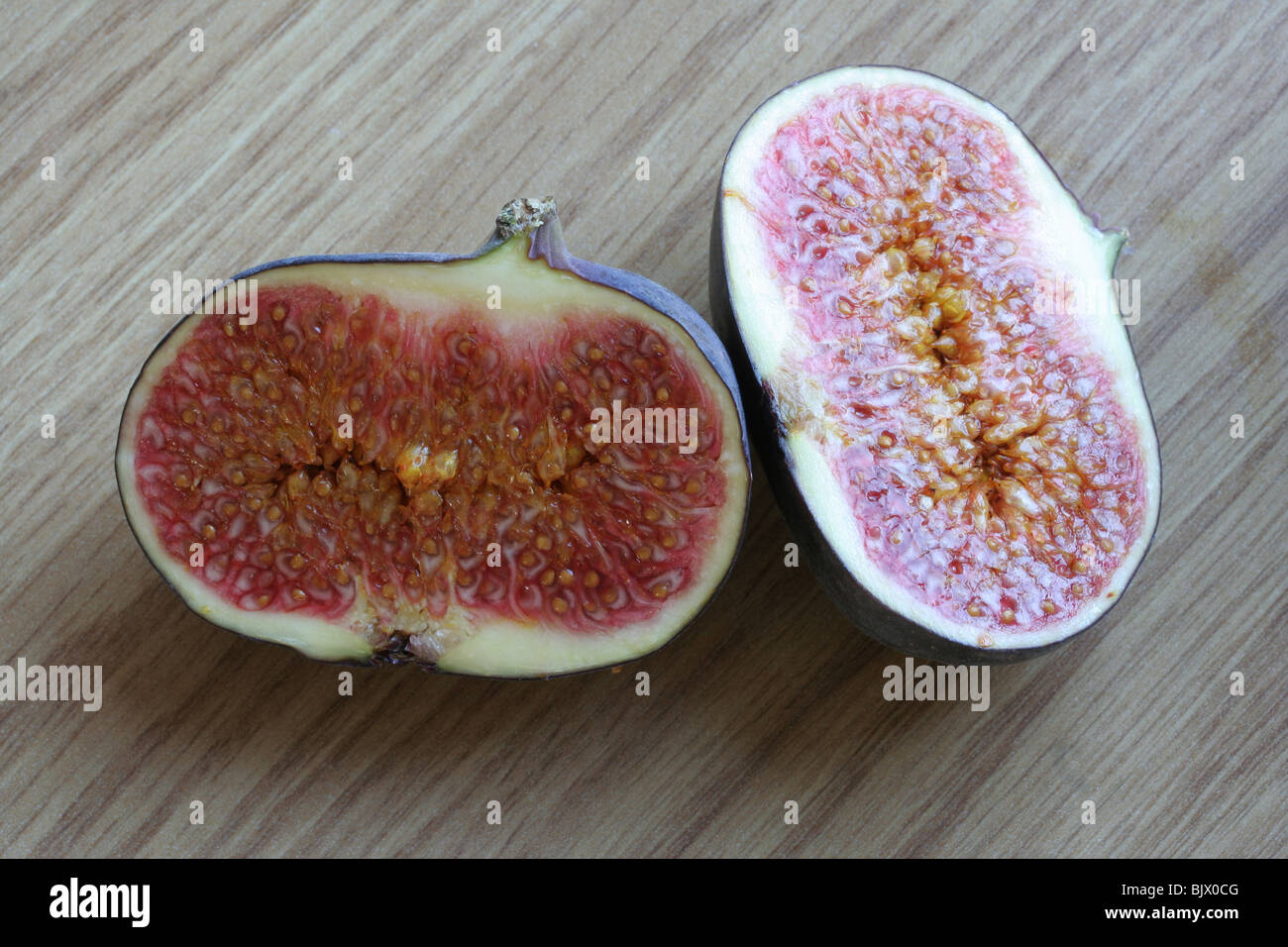 Turkish fig cut open Stock Photo - Alamy