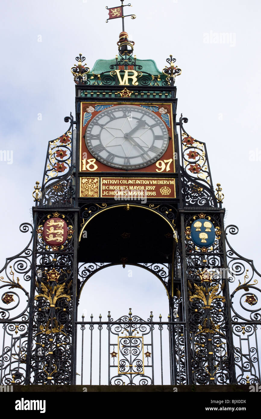 Iron gate clock hi-res stock photography and images - Alamy