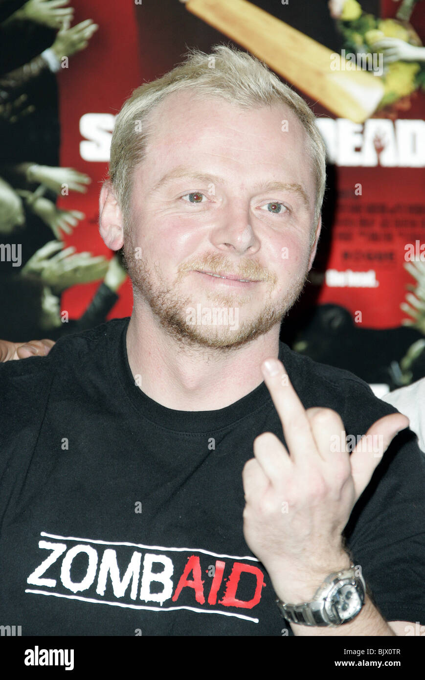 SIMON PEGG SHAUN OF THE DEAD DVD SIGNING VIRGIN MEGASTORE LOS ANGELES ...