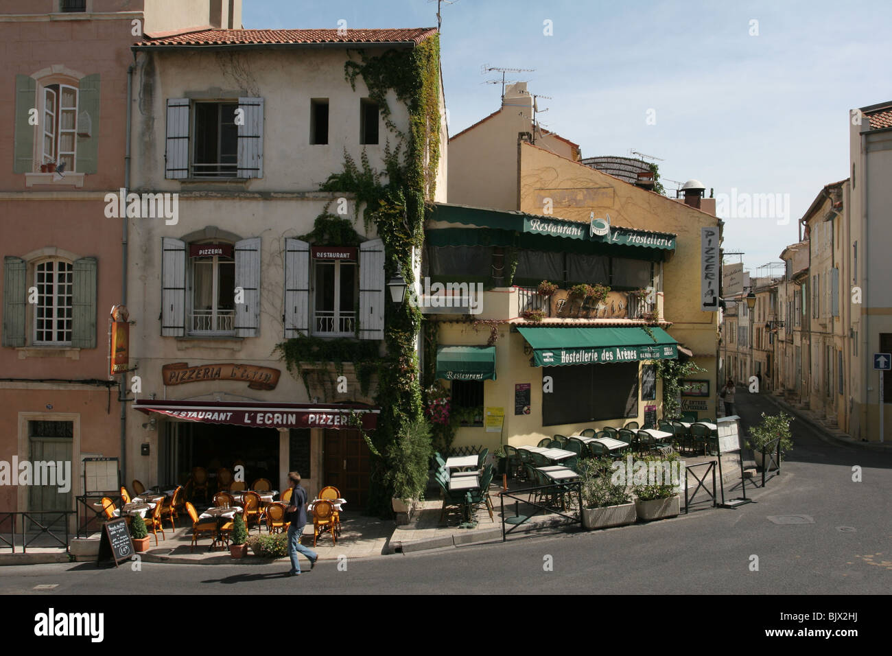 Cafe scene provence hi-res stock photography and images - Alamy
