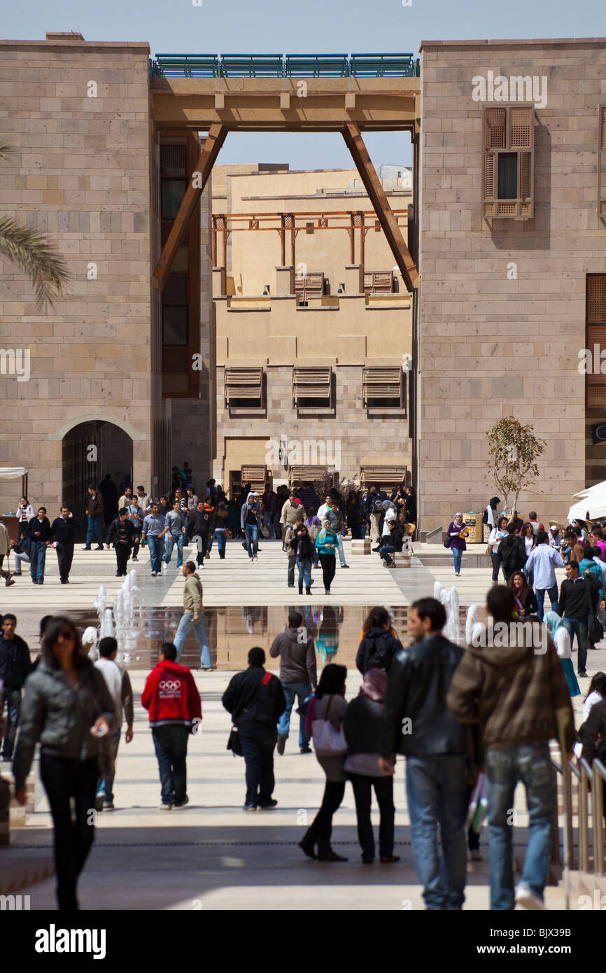 American university new campus cairo hi-res stock photography and ...