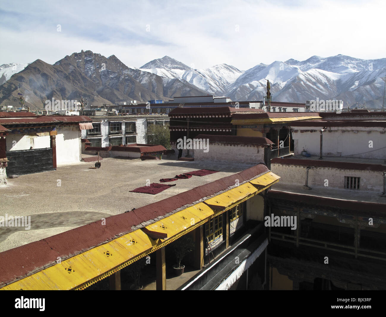 Jokhang monastery hi-res stock photography and images - Alamy