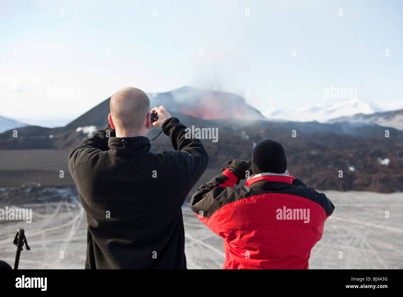 People watching the volcanic eruption at Fimmvorduhals in ...