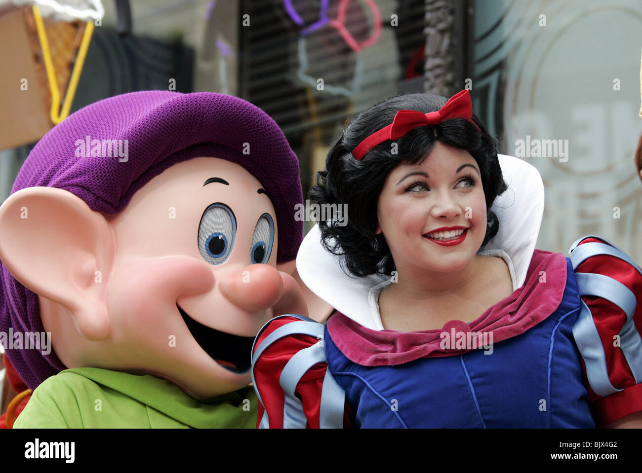 Silhouette Snow White And Dopy