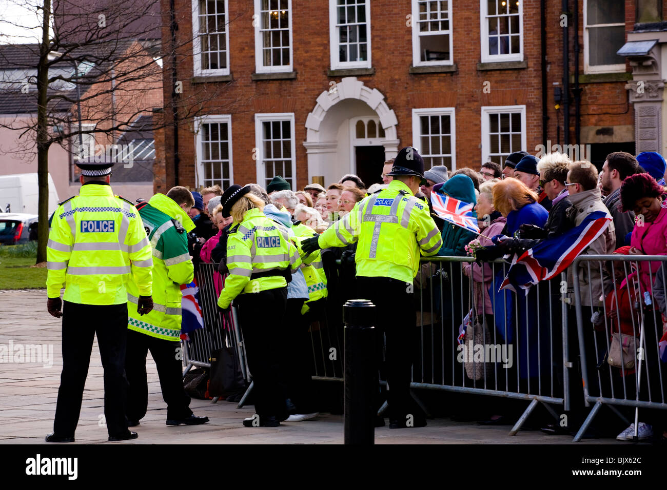 Police crowd england hi-res stock photography and images - Alamy