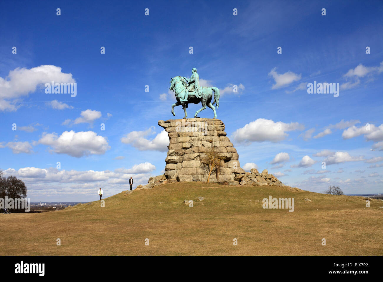King George III statue on Snow Hill at the end of The Long Walk ...
