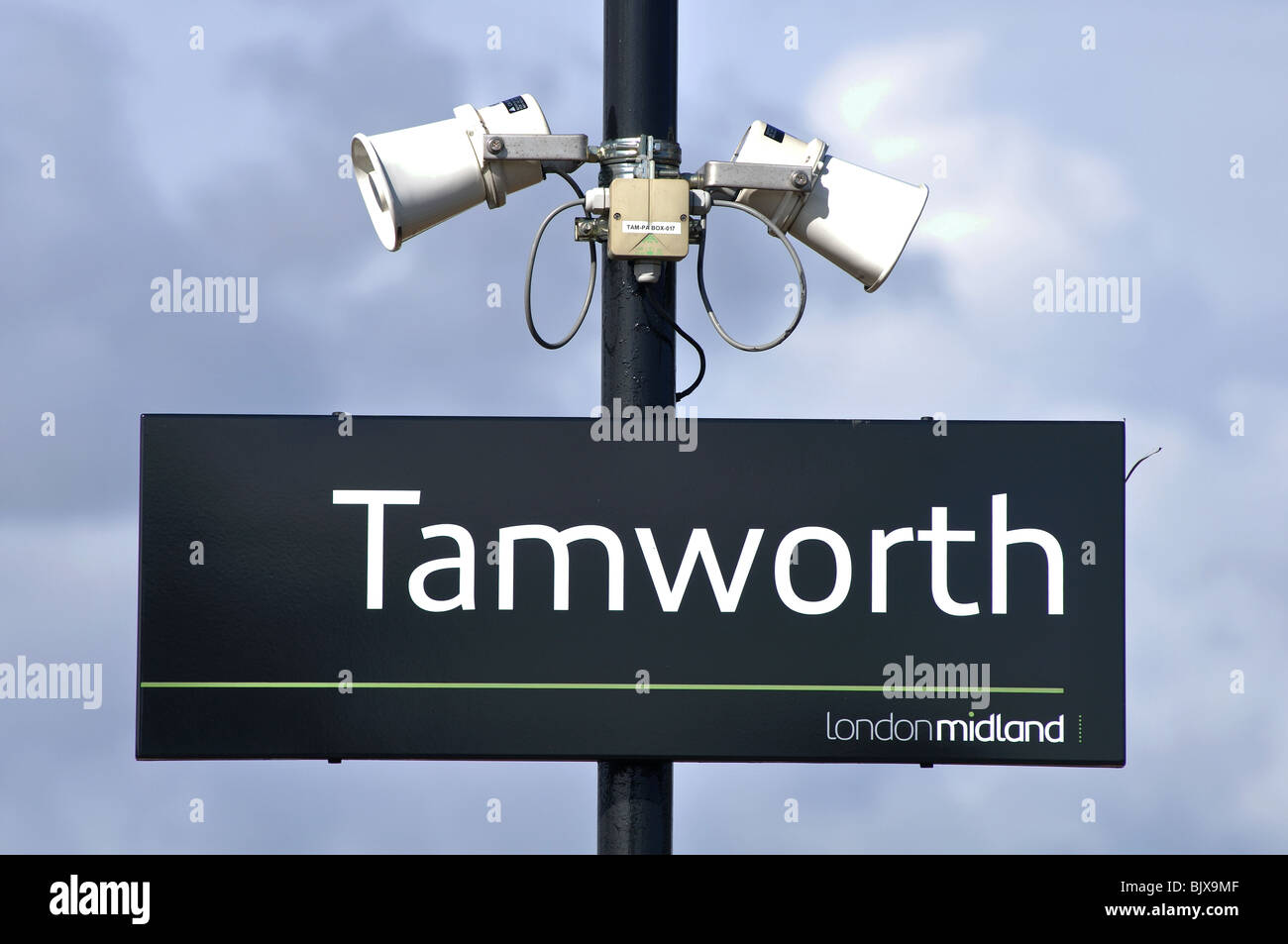 Tamworth station sign railway hi-res stock photography and images - Alamy