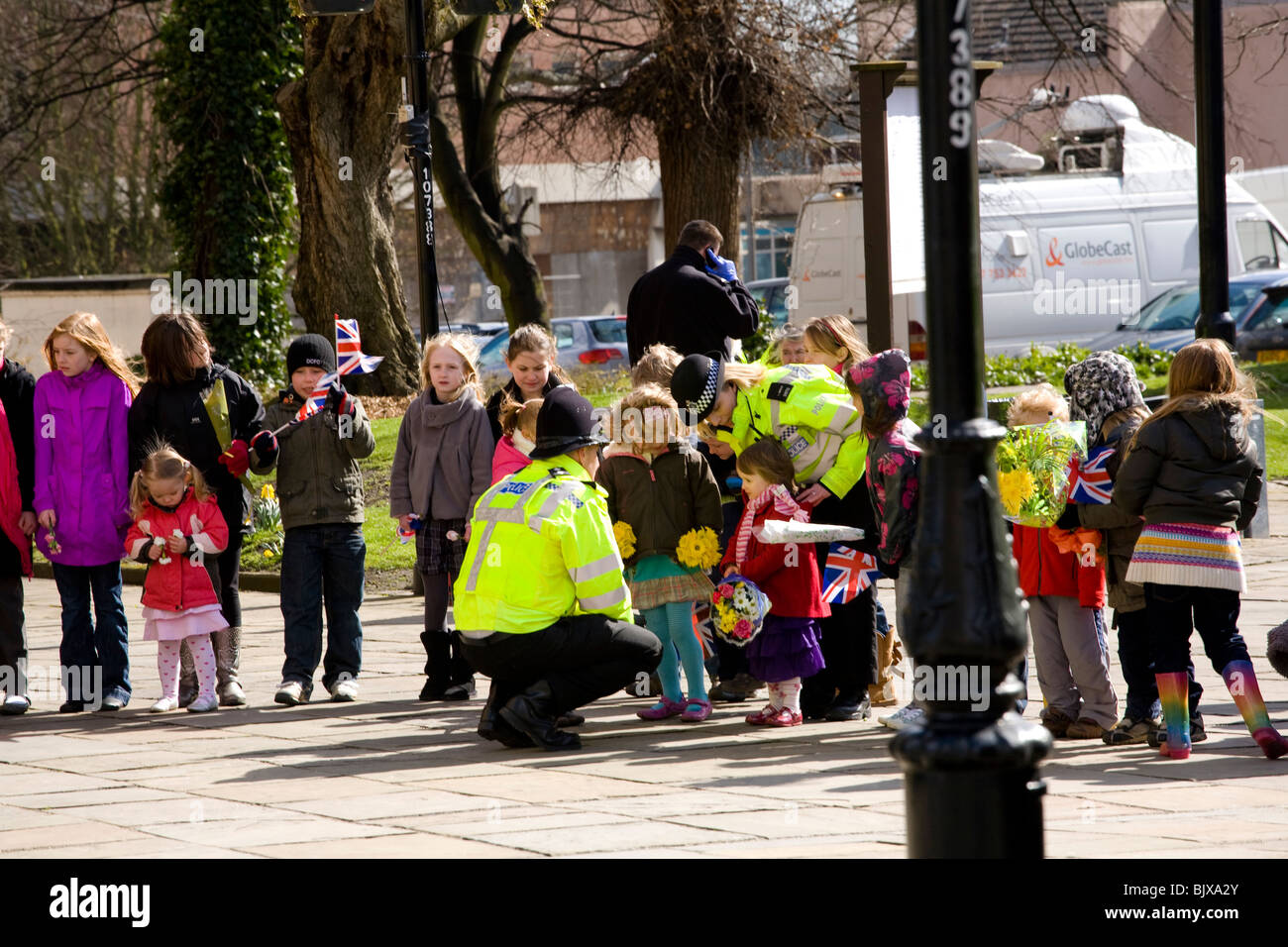 Children line up school hi-res stock photography and images - Alamy